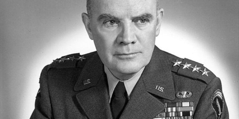 11 sierpnia 1975 r. zmarł gen. Anthony McAuliffe – dowódca obrony ...